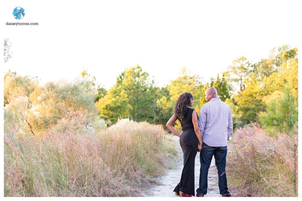 Akira + Alton : A Virginia Beach Engagement – Daissy Torres Photography